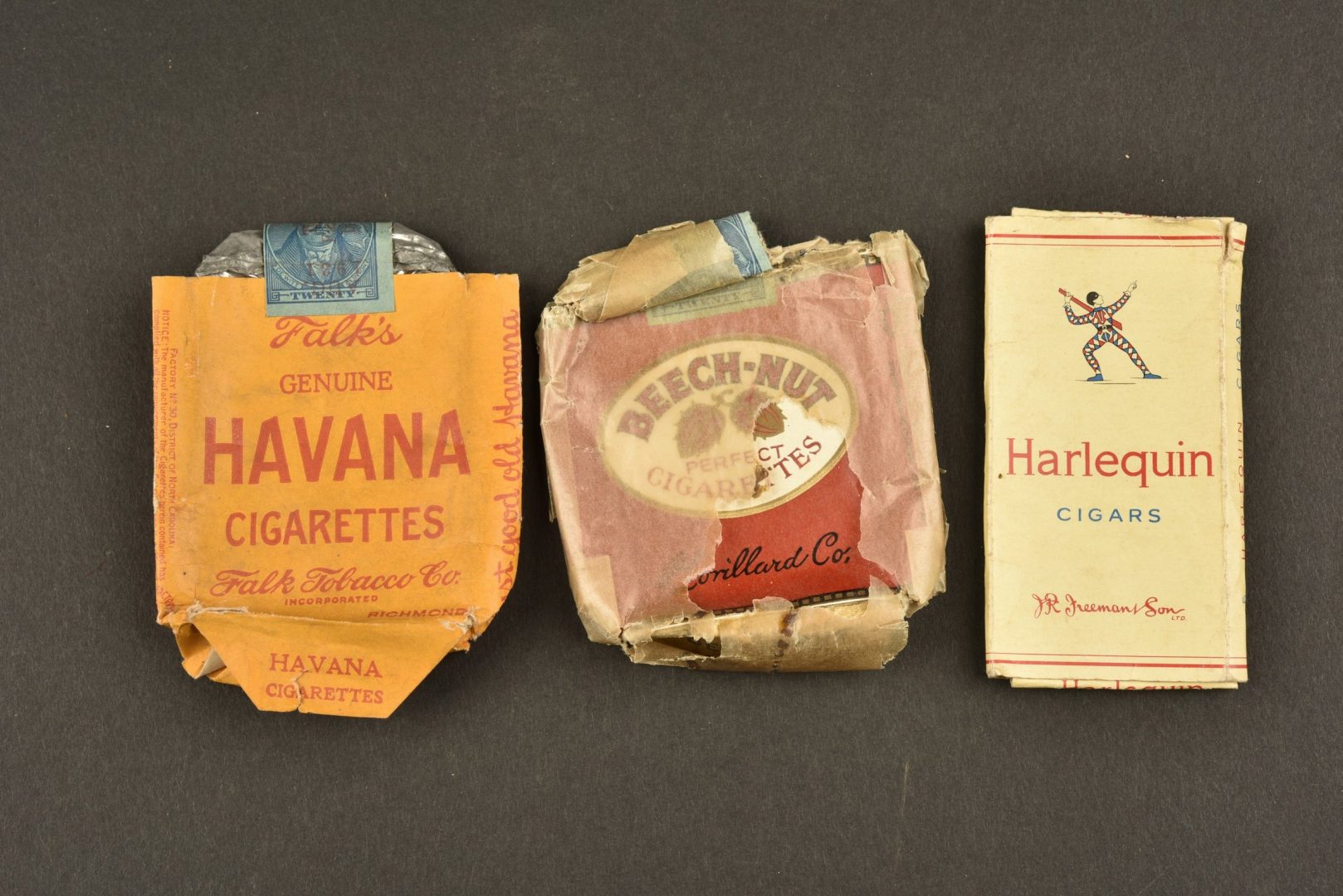 Emballages de paquets de cigarette provenant de Normandie | Aiolfi G.b.r.