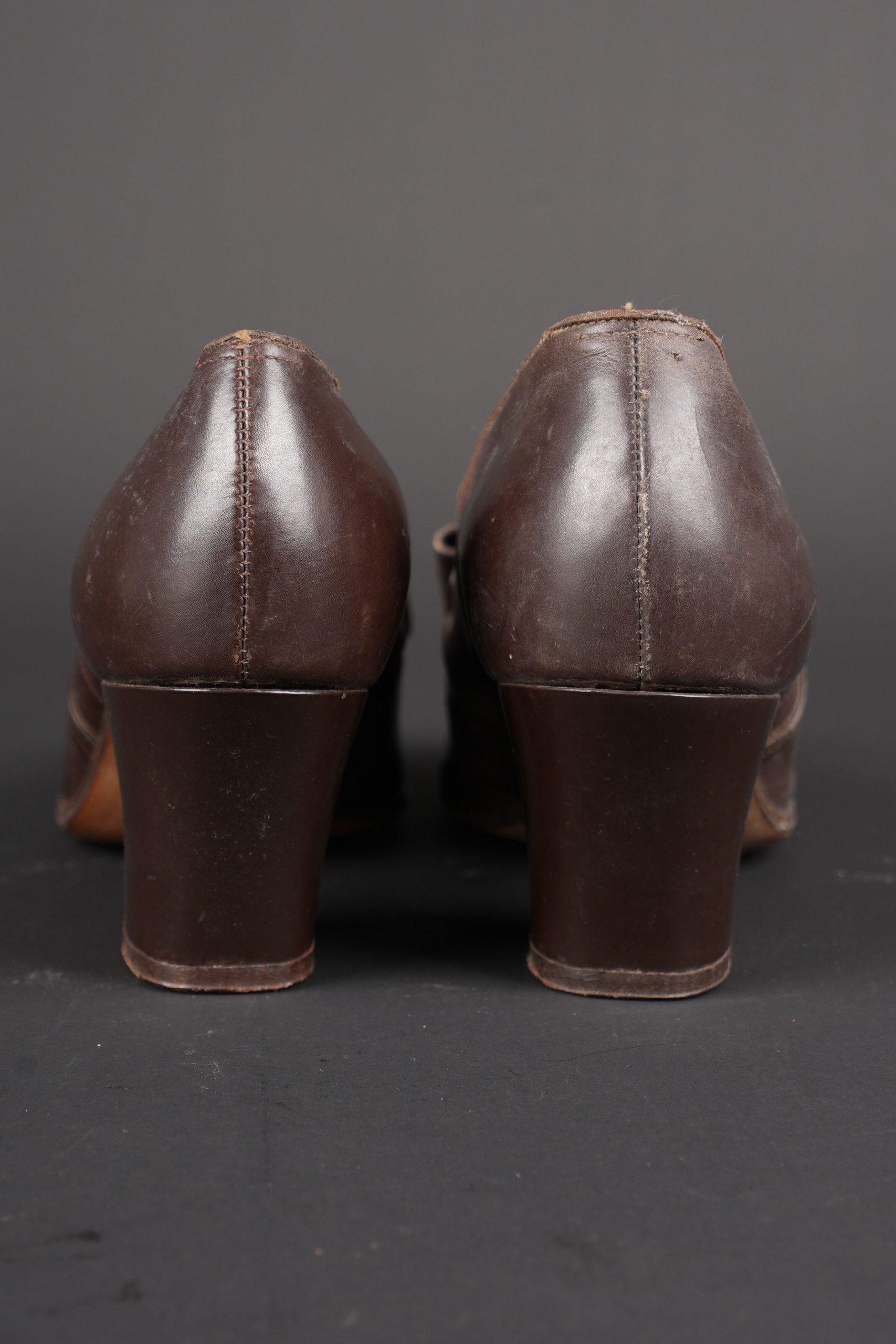 Chaussure d'auxiliaire féminin USMC. USMC Women’s Reserve service shoe ...