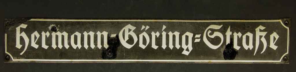 Plaque de rue Hermann Göring Strasse | Aiolfi G.b.r.