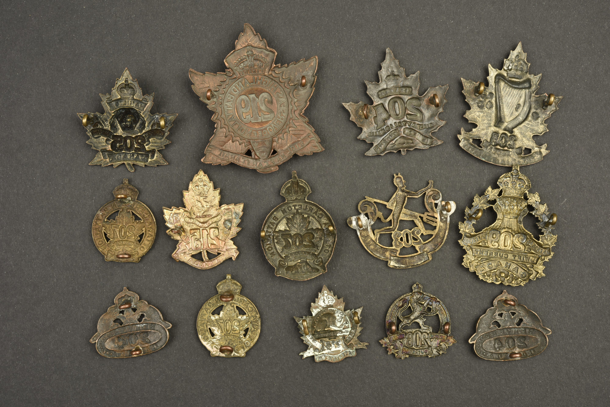 Lot de 14 insignes canadiens CEF ww1 | Aiolfi G.b.r.