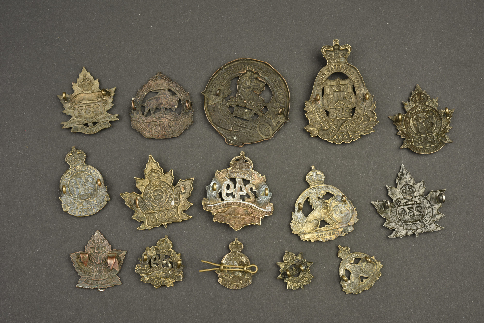 Lot de 15 insignes canadiens CEF ww1 | Aiolfi G.b.r.