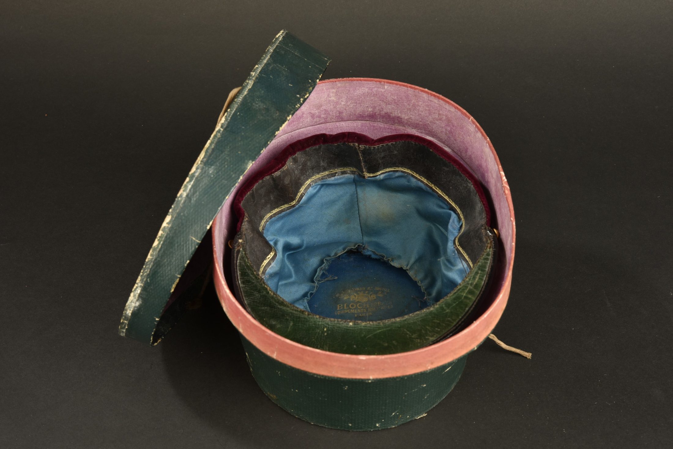 Képi 1872 de lieutenant des services de santé. | Aiolfi G.b.r.