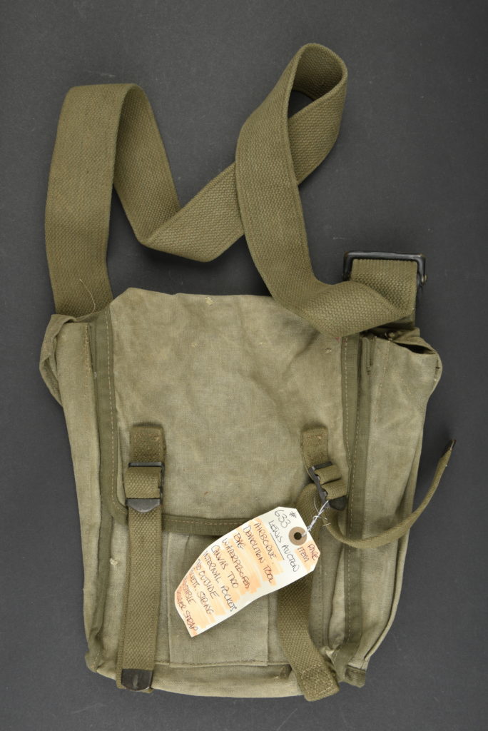 Pochette de démolition de parachutiste. Airborne demolition tool bag ...
