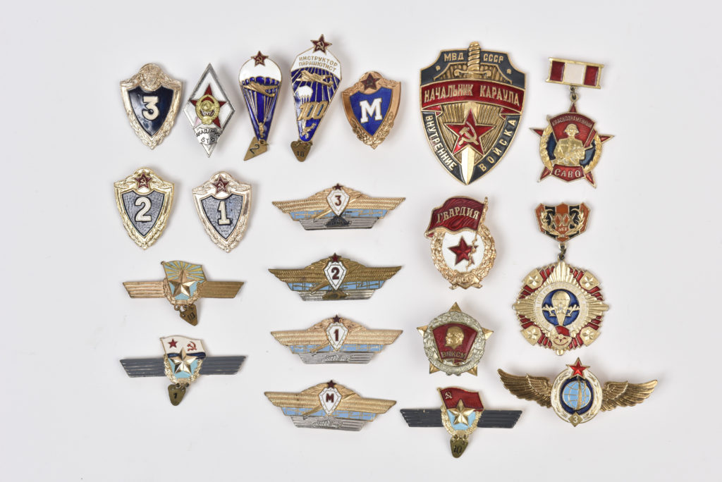 20 insignes métalliques | Aiolfi G.b.r.