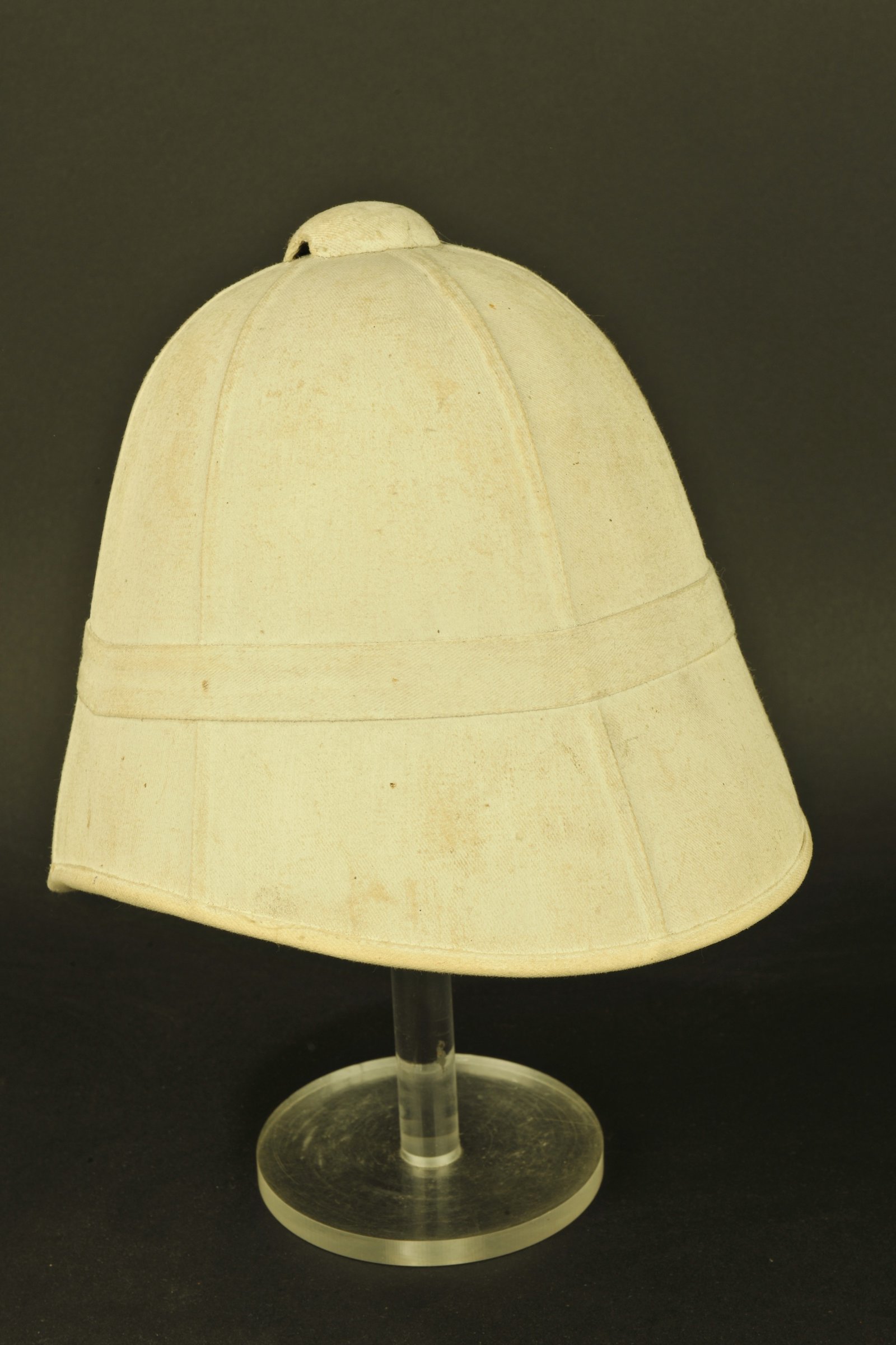 Casque colonial de l'adjudant François Laye du 3ème régiment d ...
