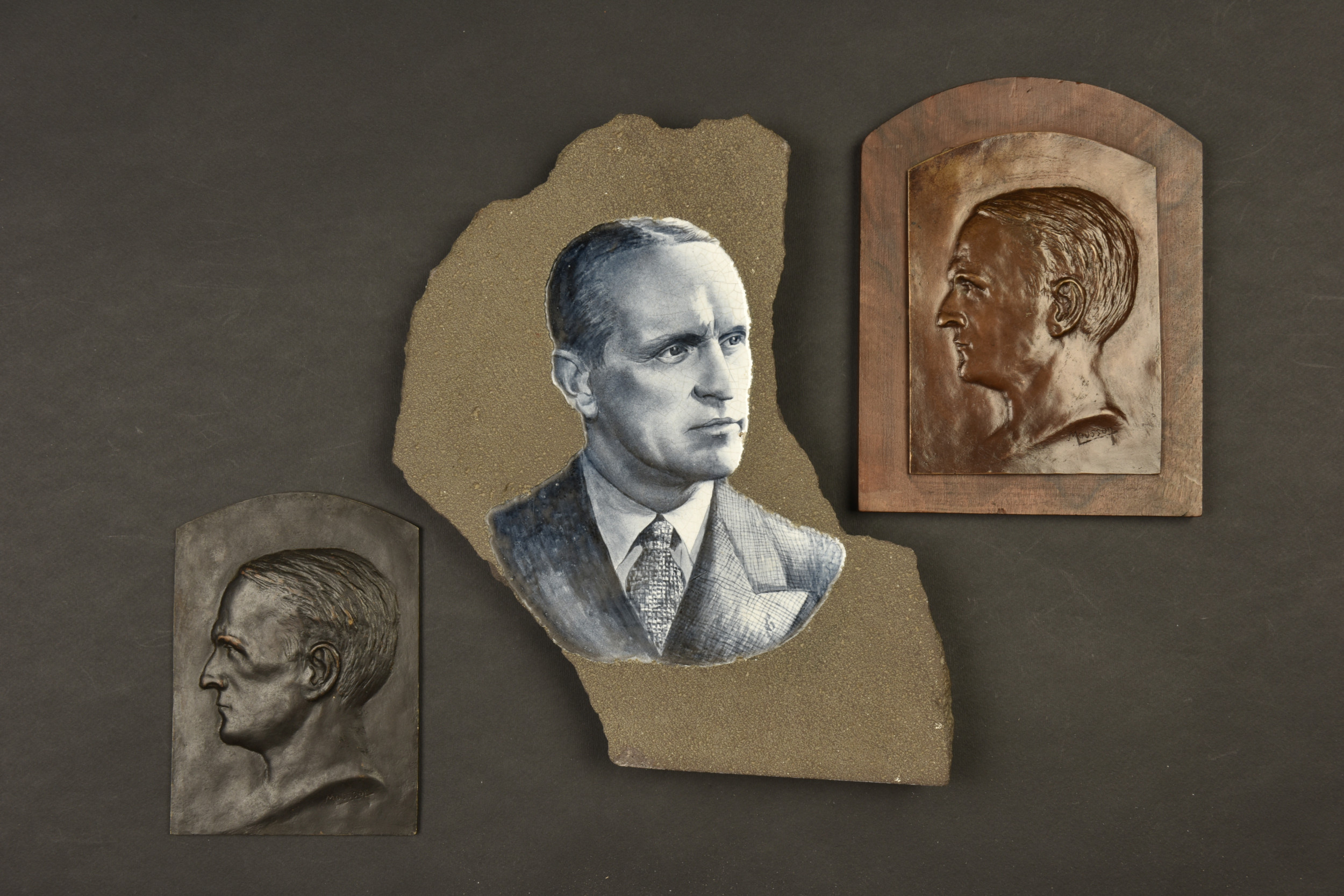 Ensemble de 3 plaques à l'effigie du Colonel de la Rocque | Aiolfi G.b.r.