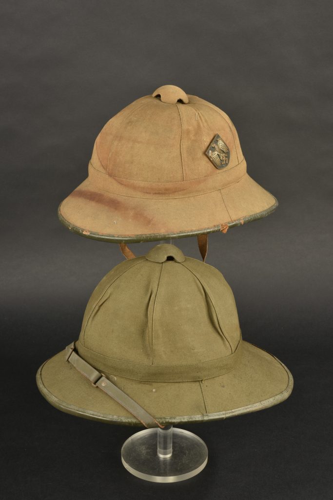 Casques tropicaux de la Heer. Heer tropical helmets | Aiolfi G.b.r.