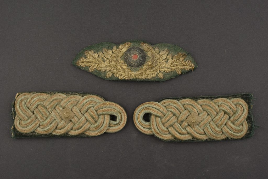 Insigne du service des forêt du Reich. Reich Forest Service badge ...